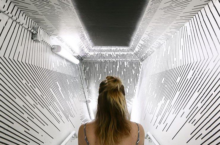 Artist Creates Remarkable Optical Illusion - TettyBetty