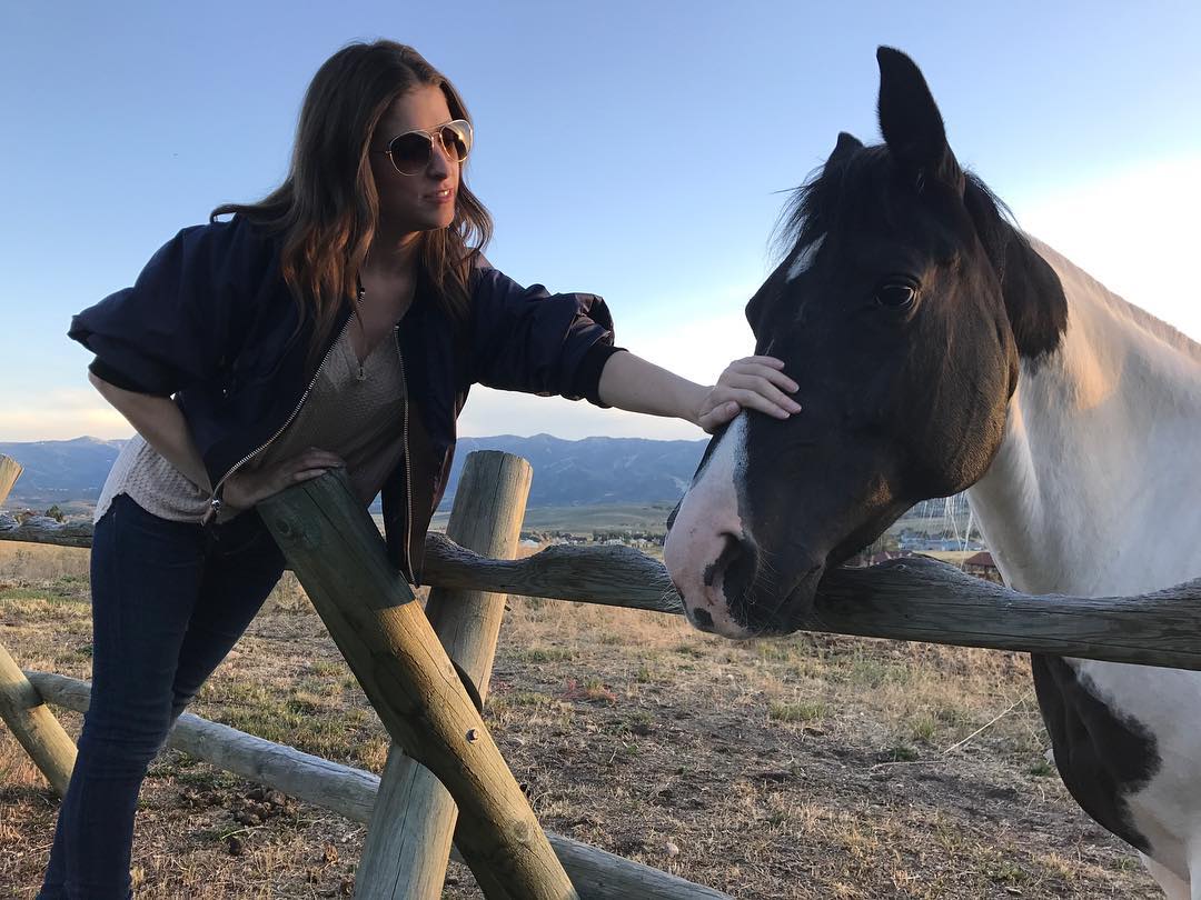 This Actress Love for Animals is Beautiful - TettyBetty