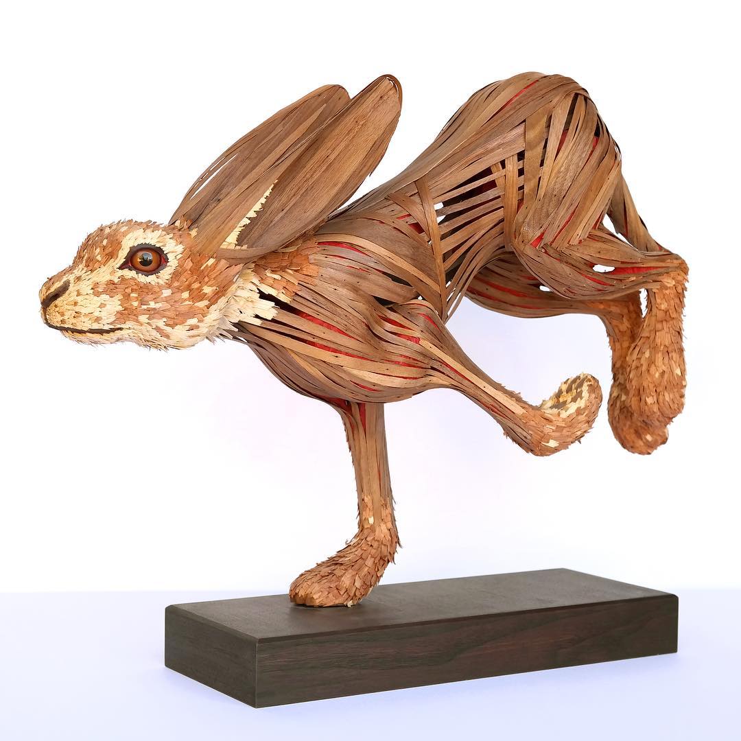 sculptur-imitates-animal-s-natural-gestures-tettybetty