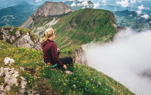 Liz Carlson Encourages Other Women to Travel Solo - TettyBetty