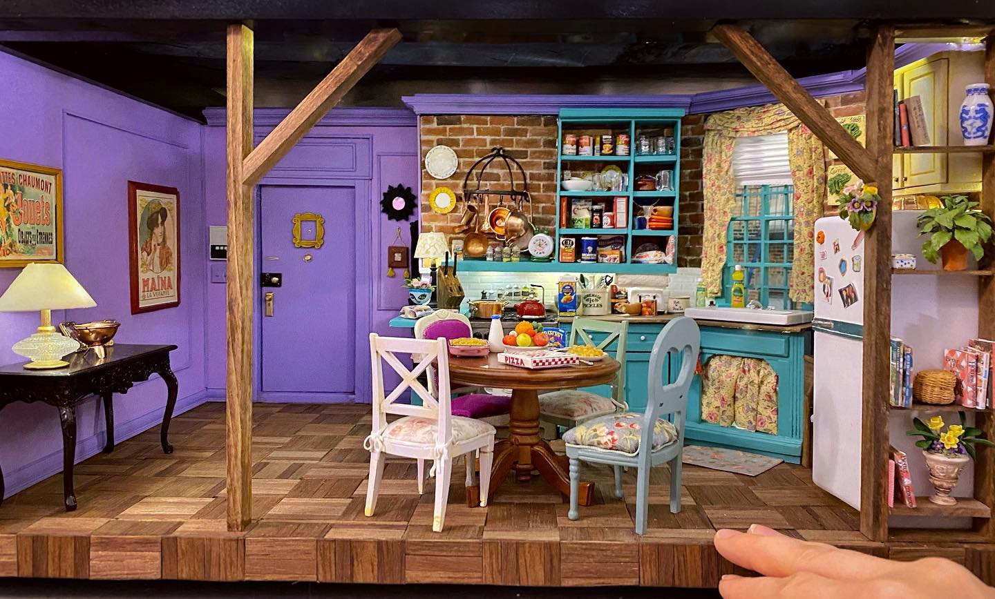 Miniatures Artist Recreates Sets From Popular TV Shows - TettyBetty