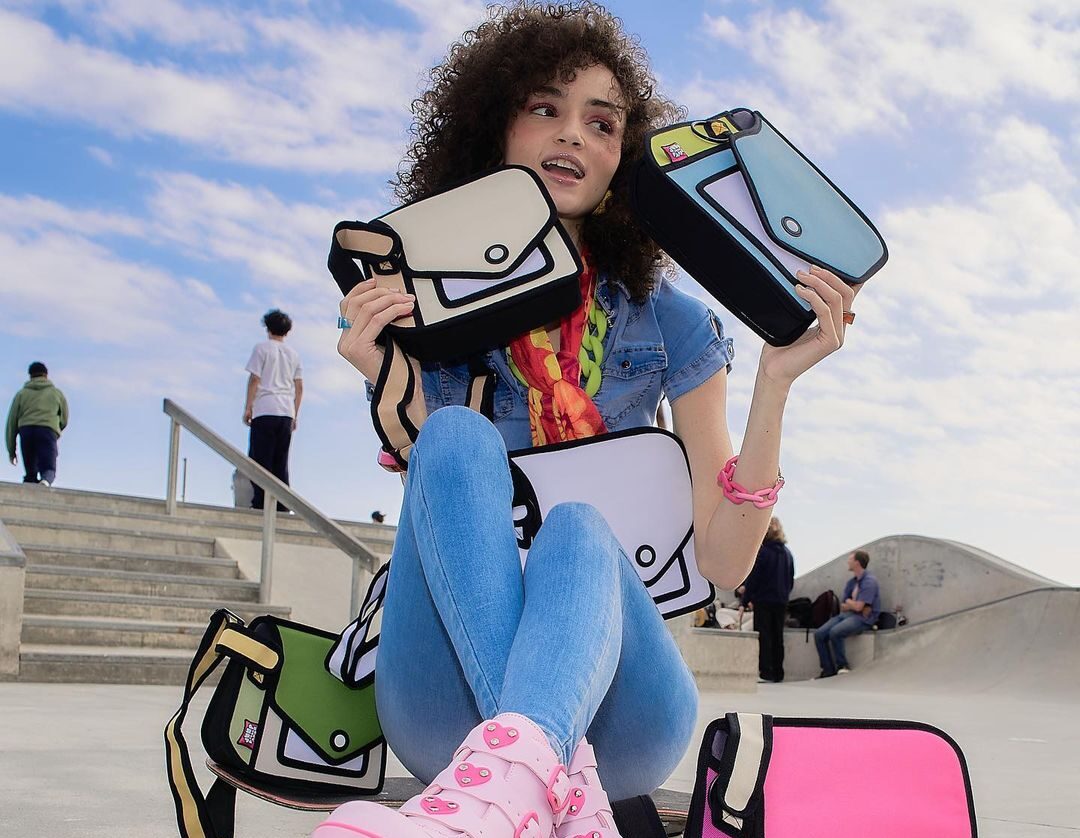 Jump From Paper’s 2D Bags Are a Walking Optical Illusion - TettyBetty